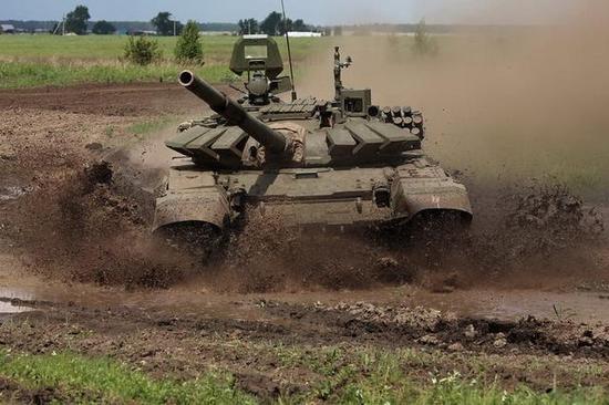 深度：坦克大赛96B可压倒俄T72 但这样比含金量不高|武器装备|T-80主战坦克|T-72主战坦克_新浪军事_新浪网