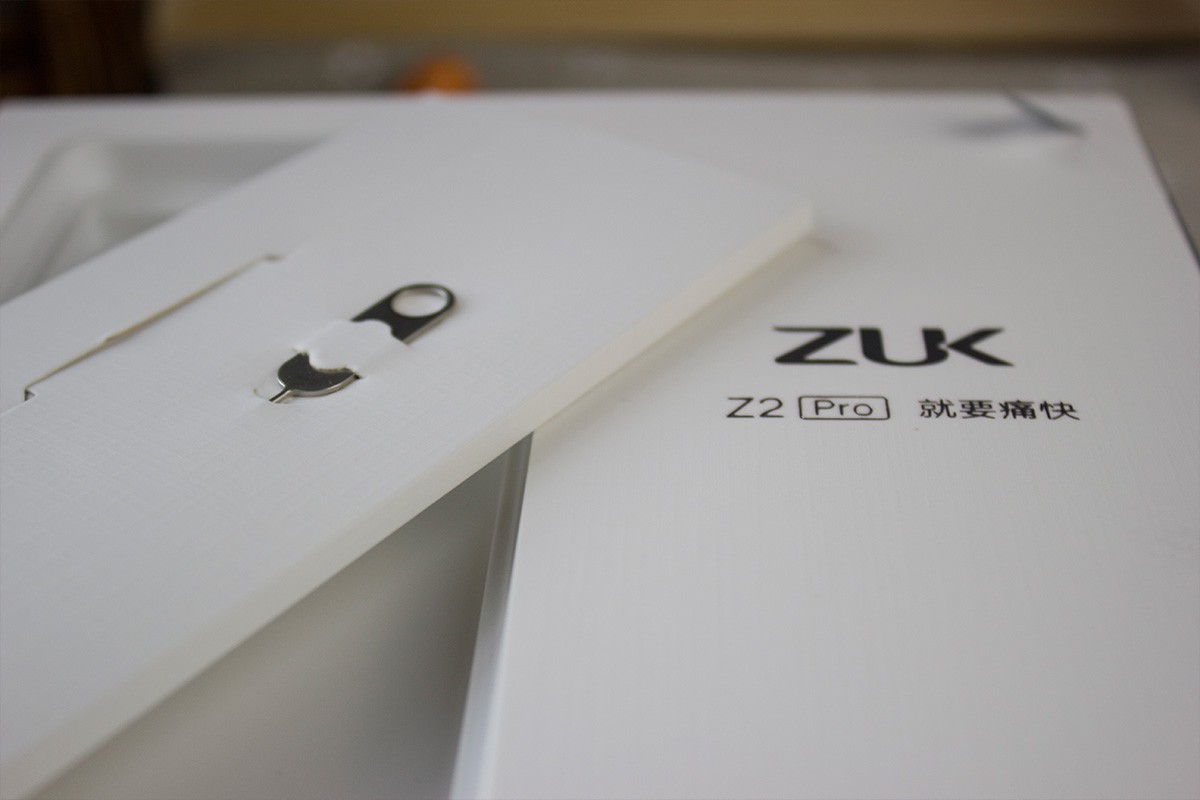 不忘初心，继续前进，小屏旗舰联想ZUK Z2 Pro外观品赏