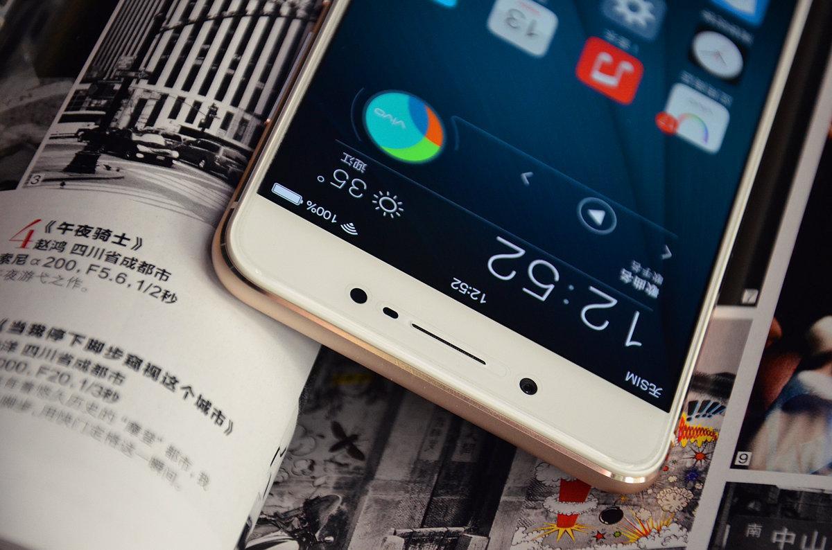 怒怼oppo，vivo！新机搭载1600W柔光自拍！|自拍|柔光|oppo_新浪新闻