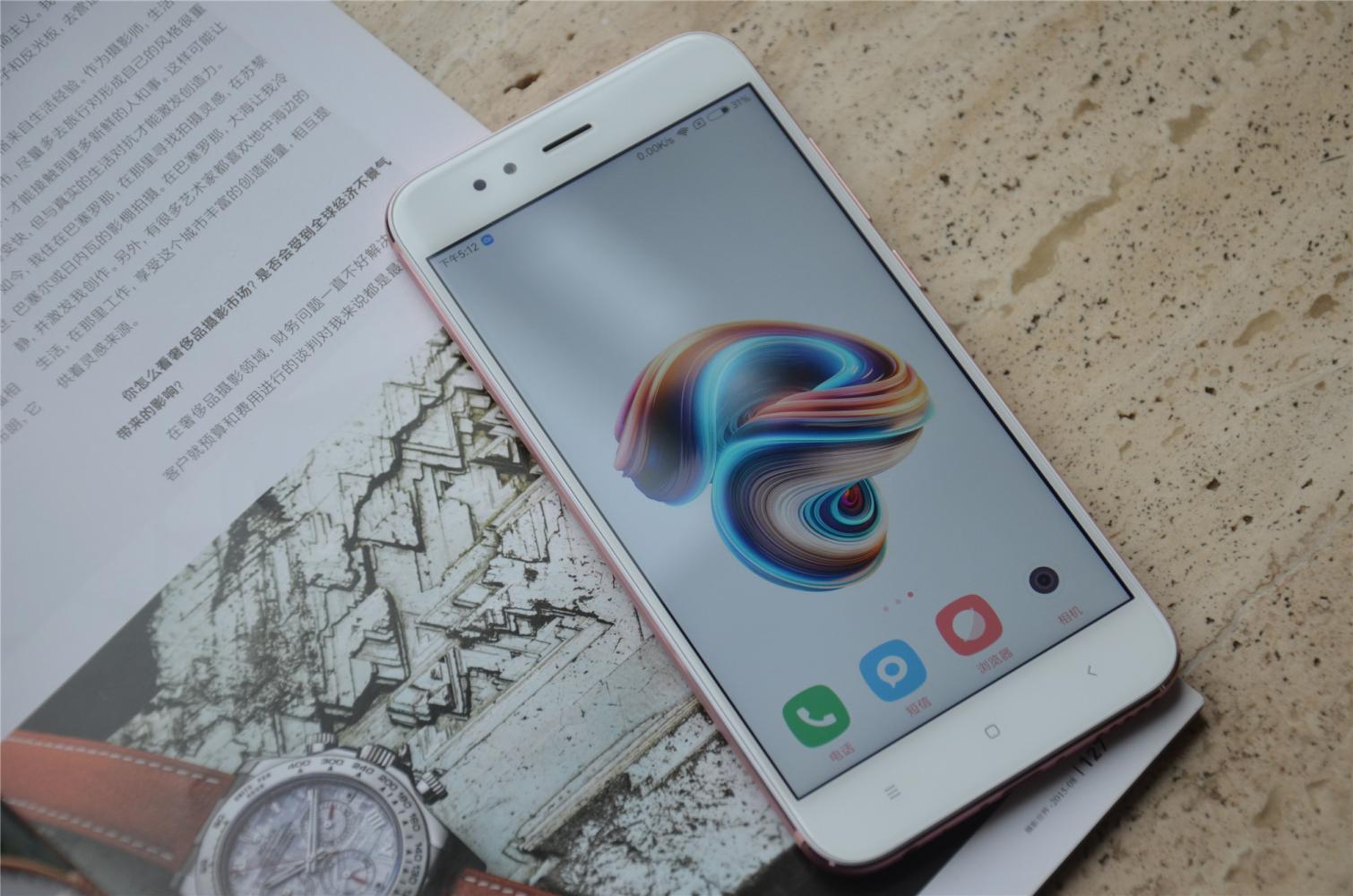 怒怼oppo，vivo！新机搭载1600W柔光自拍！|自拍|柔光|oppo_新浪新闻