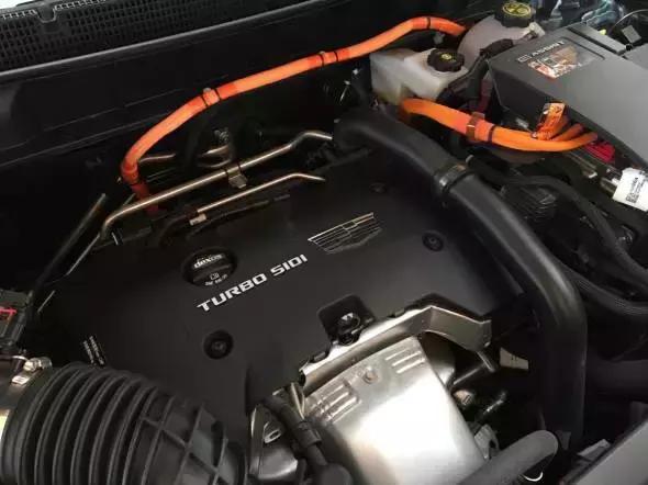 百公里油耗7.9L 试驾凯迪拉克XT5轻混动