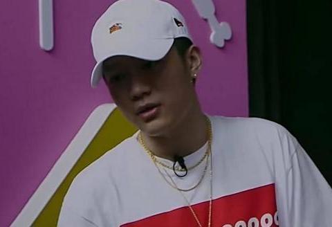 中国有嘻哈选手PGONE曝吸毒 在禁毒日晒大麻_新浪新闻