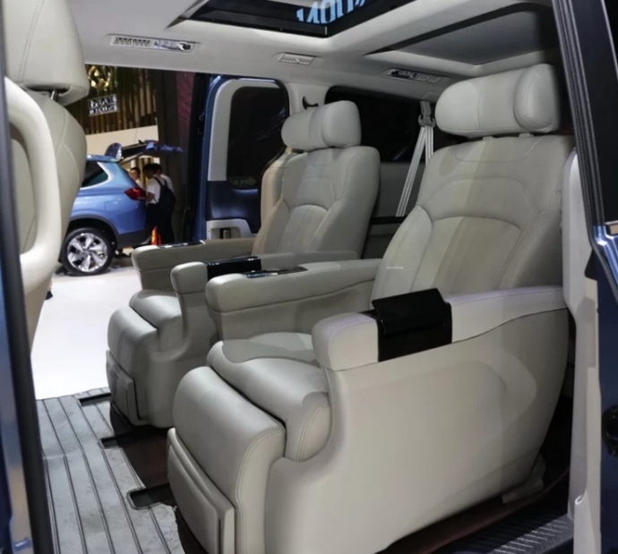 国产7座MPV，空间比SUV大，内饰豪华13.38万起！