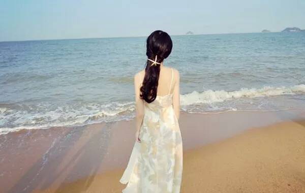 爱上继母的女儿 父亲给我20万 让我带她远走高飞