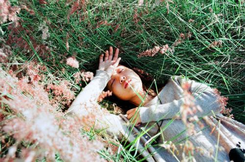 爱上继母的女儿 父亲给我20万 让我带她远走高飞