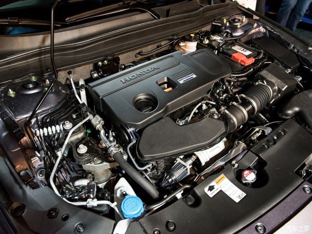 经典神车换代，颜值比A6帅，2.0T配10AT，仅18万