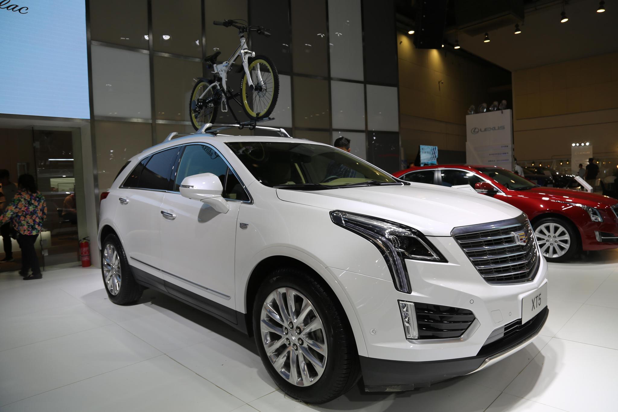 凯迪拉克XT5，40万级别新美式都会SUV，车展实拍！-新浪汽车