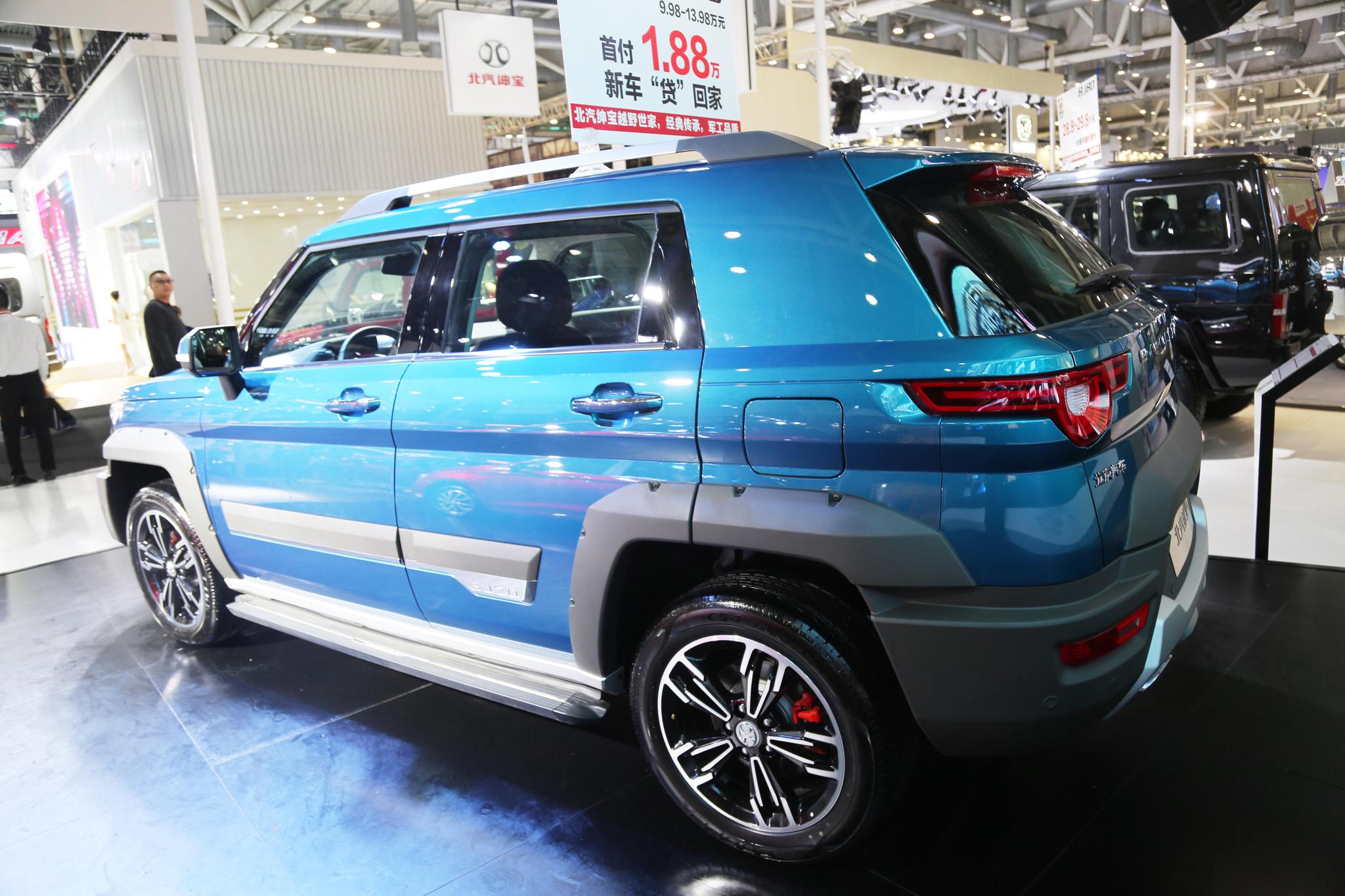 北京BJ20，10万级别都市越野SUV，车展实拍！-新浪汽车