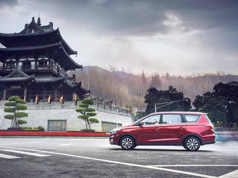 搭1.5T＋七座空间，价格亲民的MPV来了，6.79万起售-新浪汽车