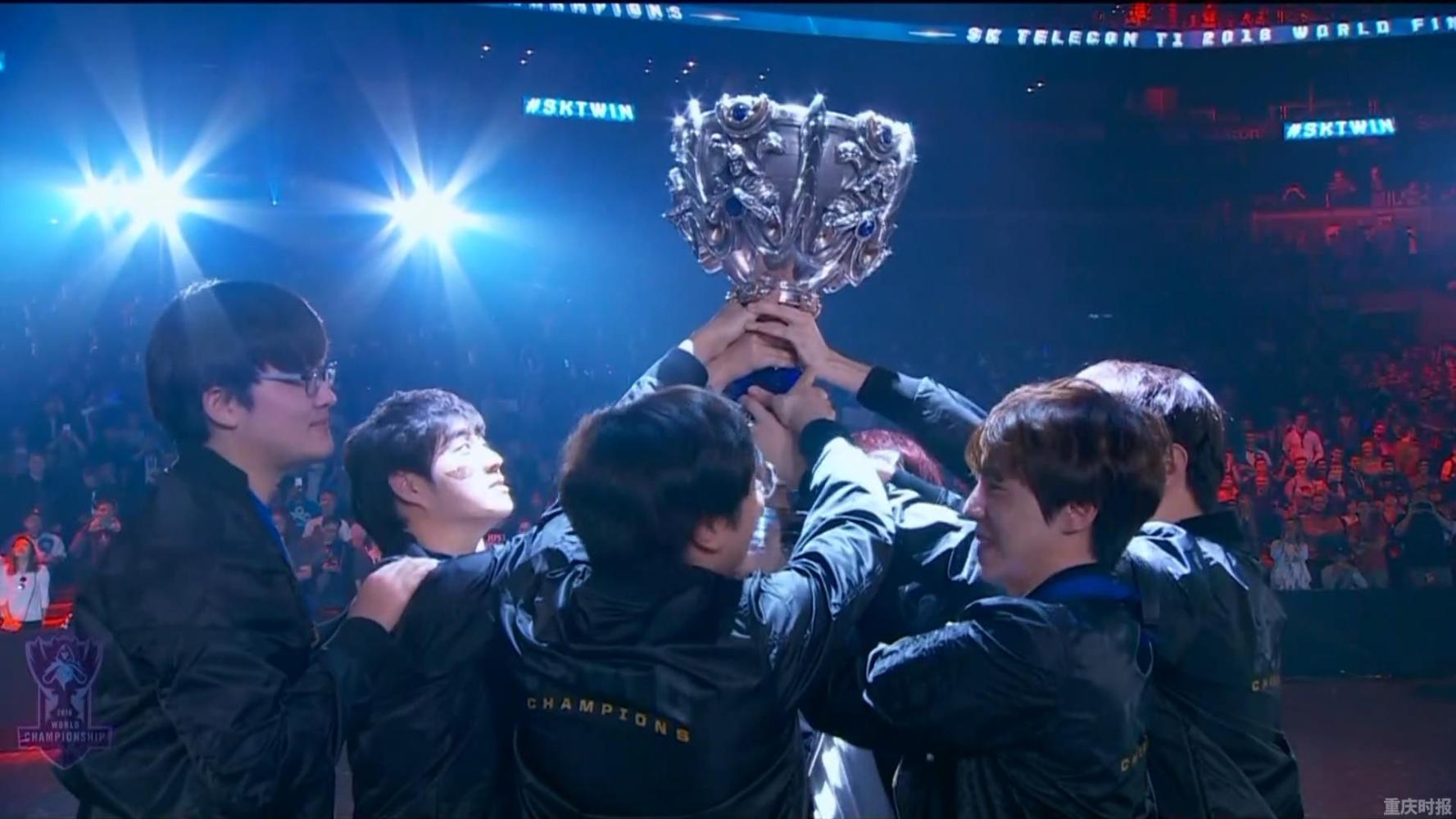 三星辅助CoreJJ晒出S7冠军戒指, 带有蓝色盾形队标非常酷炫|三星|戒指|冠军_新浪新闻