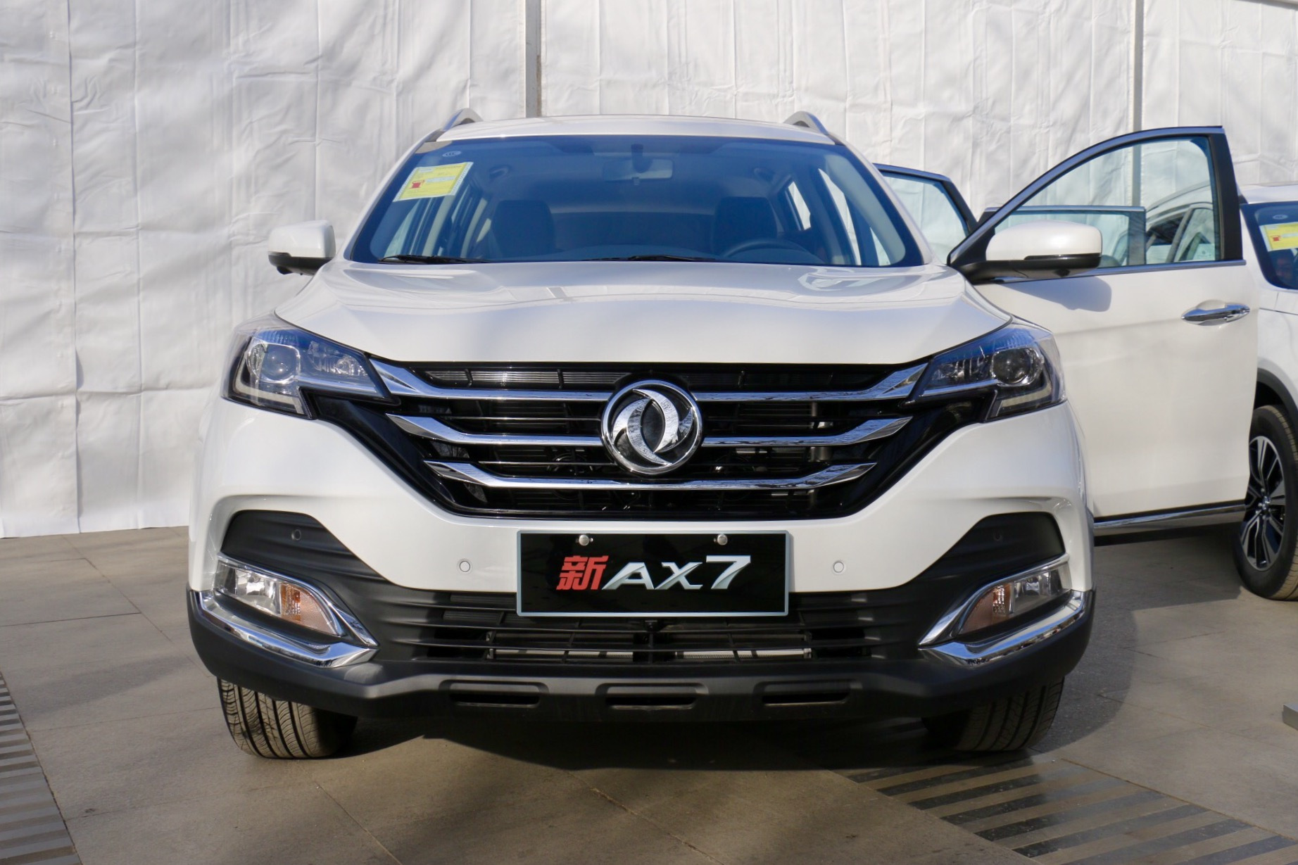不仅弥补了动力短板 风神新AX7还很“务实”