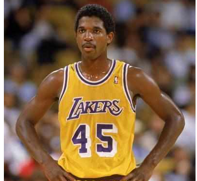 你想知道NBA穿45号球衣最杰出的3大球星吗？|NBA|球衣|湖人_新浪新闻