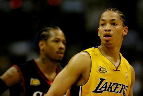 回顾经典：2001年，NBA，76人VS湖人艾弗森巅峰之战（含录像）|湖人|NBA|76人_新浪新闻