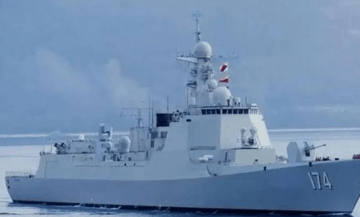 印媒称航母远胜052D，网友：超越的只有一点火力却只有二分之一