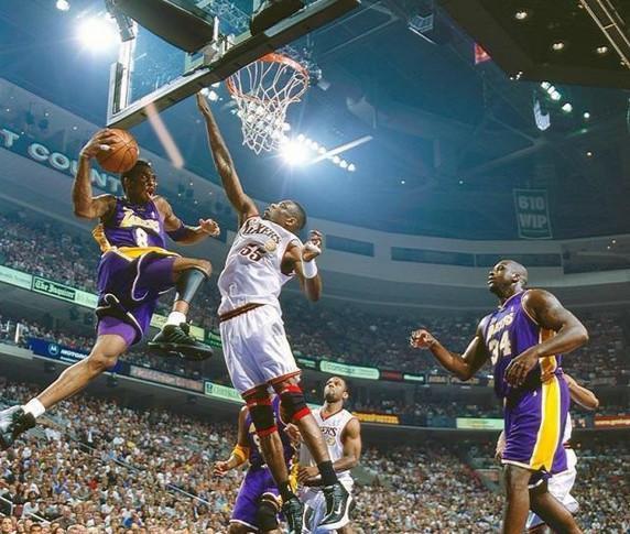 回顾经典：2001年，NBA，76人VS湖人艾弗森巅峰之战（含录像）