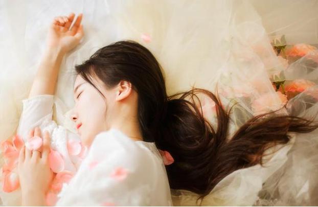 女人到三十有这4种表现，说明已经憋很久了女人男人主动新浪新闻
