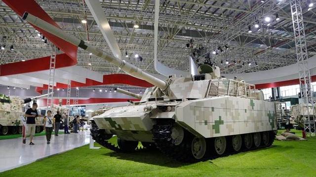 中国最新轻型坦克VT5亮相航展 与美军对战能胜出吗？|轻型坦克|美军|主战坦克_新浪新闻