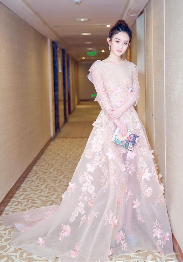 赵丽颖穿过最美的15条裙子,一次比一次美赵丽颖礼服裙子新浪新闻