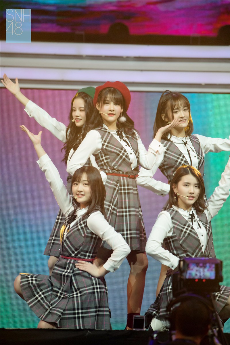 SNH48 FAMILY GROUP演唱会落幕 HO2 、BLUE V新组合揭晓