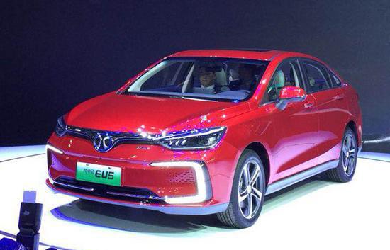 补贴后售12.99万起 北汽新能源EU5上市