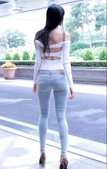 臀大腿细的女人适合穿紧身裤 看看她们穿的效果