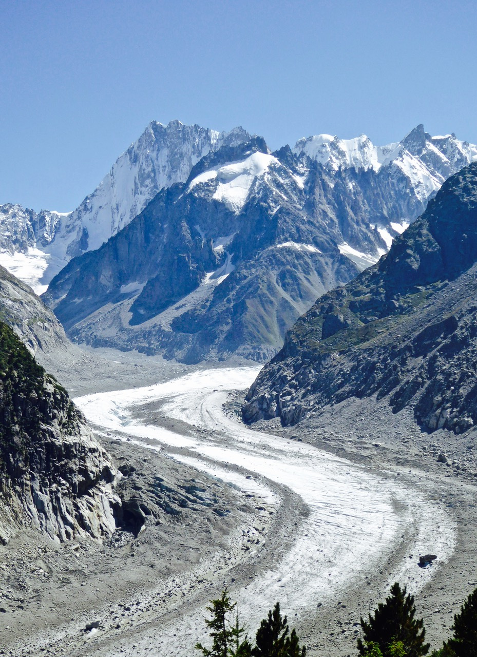 在阿尔卑斯山与冰山来客擦肩而过
