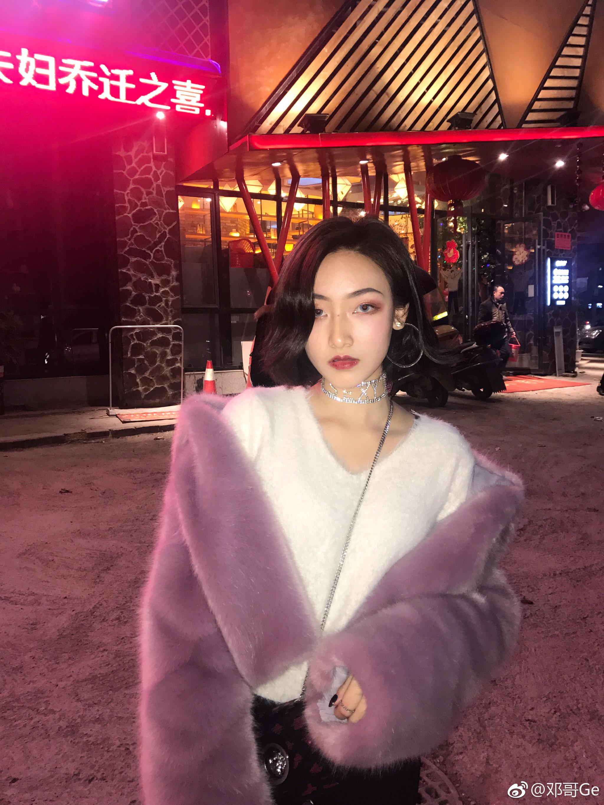 美女校花 湖南省艺术学院 艺校中国舞专业毕业 身高162cm 体重41kg 爱|中国舞|艺校|邓哥_新浪新闻