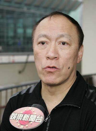 香港娱乐圈没人敢惹的角, 英皇老板都怕他, 向华强更是敬他三分|向华强|陈欣健|香港娱乐圈_新浪新闻