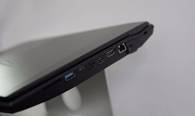 神舟战神ZX7-CP5S2以中端价享高端配置，被“神化”也是正常的|战神|神舟|高端_新浪新闻