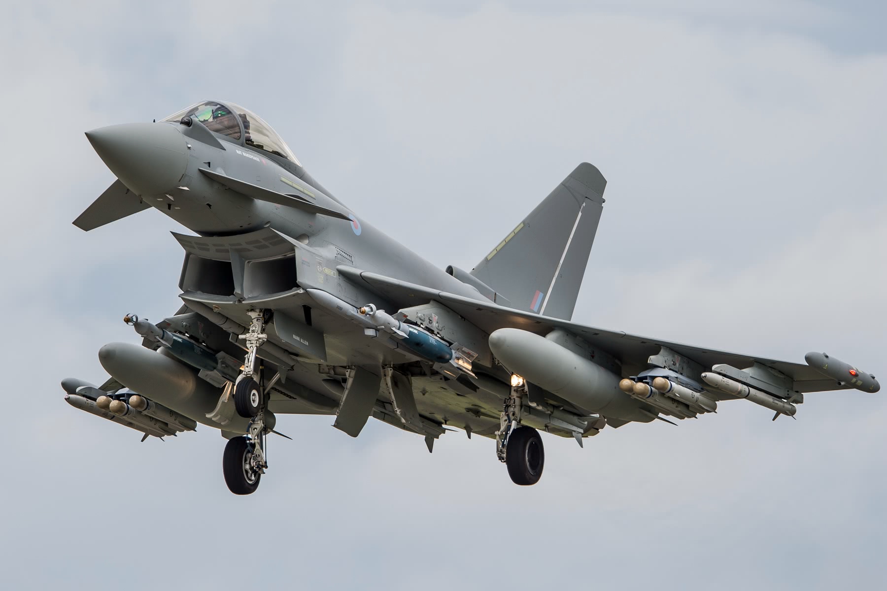 采购48架F35隐形战机耗资91亿英镑 另外90架让这国精英摇摆不定|战机|国防部|隐形战机_新浪新闻