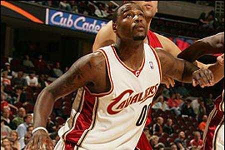 詹皇身边的CBA队友们盘点: JR成最佳队友, 比斯利太上皇上榜|比斯利|CBA|队友_新浪新闻