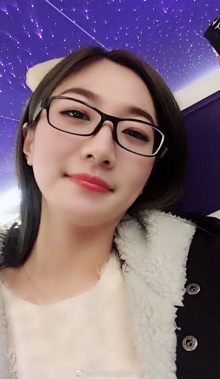 美女校花 吴思 长沙大学 23岁 身高166cm 喜欢画画|长沙大学|吴思|校花_新浪新闻