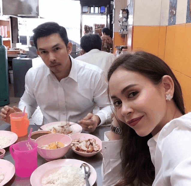 泰剧女神Nat被丈夫Aum治愈情殇，结婚四个年头终于计划要宝宝|泰国|情殇|结婚_新浪新闻