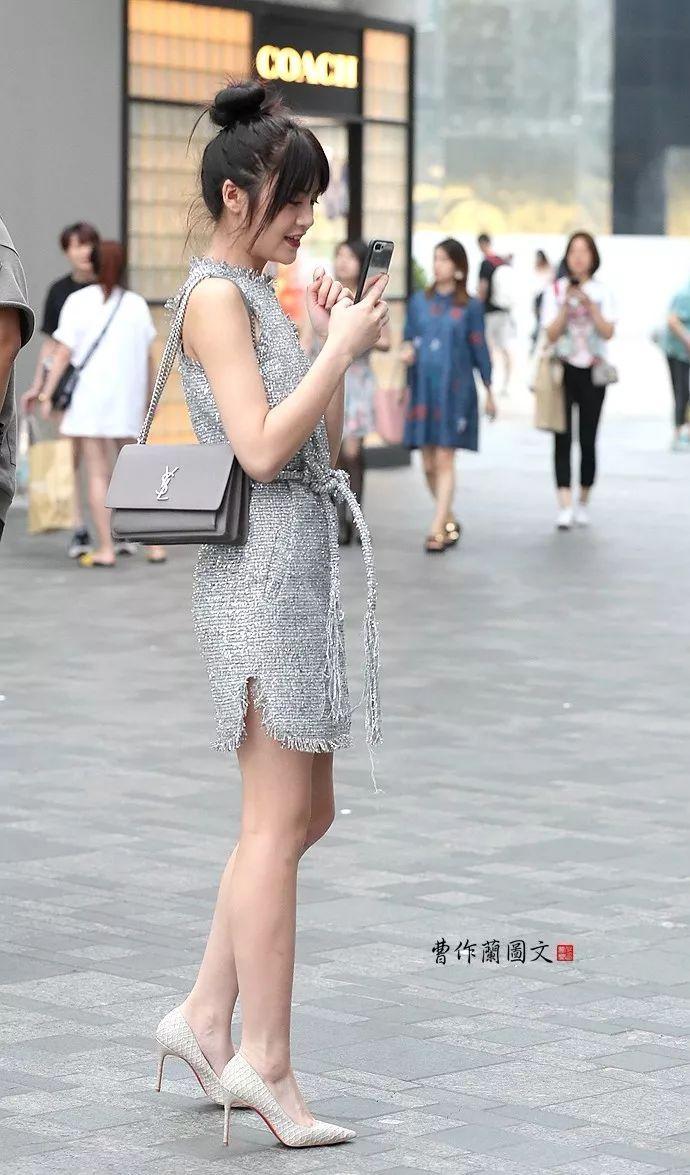 街拍:穿精致高跟鞋的美女高跟鞋美女凉鞋新浪新闻