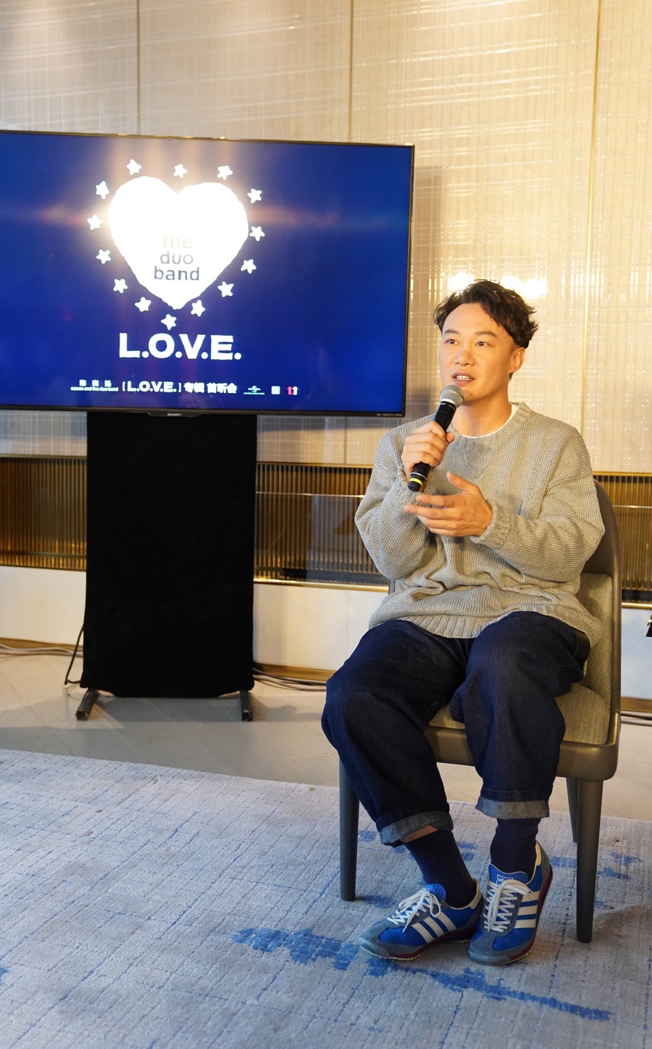陈奕迅北京举办新专辑《l O V E 》首听会 下半年携全新大碟回归