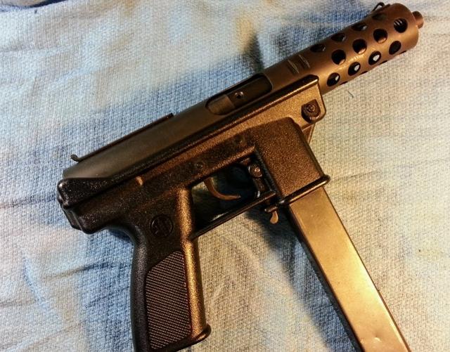 武器装备介绍——TEC-9