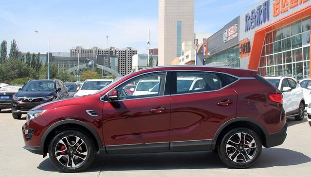 2018款东南DX7，外观靓丽、性价比高，售价仅9万，家庭代步首选