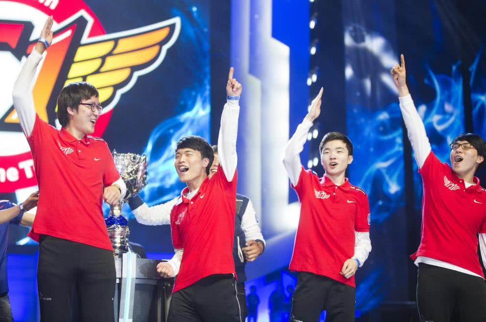 世界第一中单Faker生日快乐！这个瓜皮出道5年，现在才22岁你敢信？