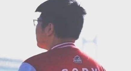 电竞职业选手该不该“技术入股”，SSS战队与4AM战队的恩怨情仇|战队|周莉莉|恩怨_新浪新闻