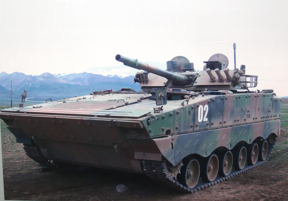 出口版04A步战车与俄BMP3谁的“卖点”更多？答案很难猜|珠海航展|战车|步战车_新浪新闻