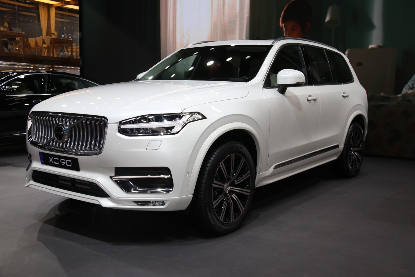 2019成都车展| 新款沃尔沃XC90上市 售63.39万元起-新浪汽车