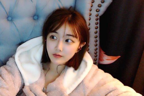 DOTA2：美女解说kiko深陷节奏，“LOL土豪局”引人深思！|美女|土豪|小学_新浪新闻