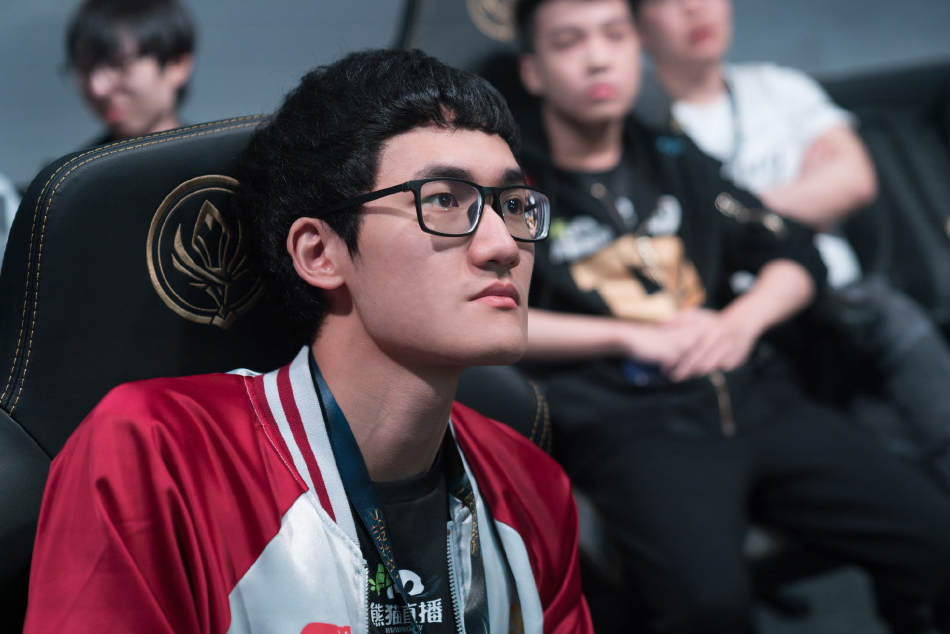 用反向昵称致敬369，卡萨助黄金左手跻身韩服前三，RNG上当了？|德杯|卡萨|最强王者_新浪新闻