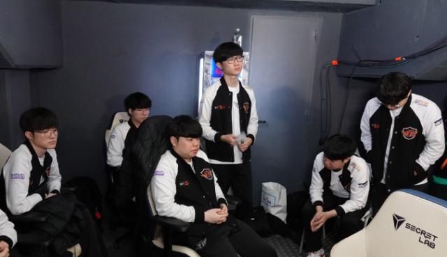 Mata再得一锤石冠军皮肤？SKT稳赢局换mata上场遭SPY反咬一口|上场|皮肤|冠军_新浪新闻