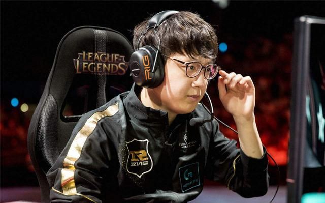 LOL：S9结束后，只因Faker有这个坏习惯，SKT队员全部离他而去