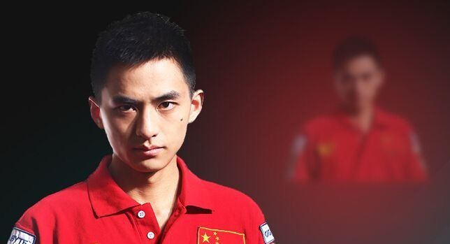 盘点英雄联盟S2到S7赛季，LPL诞生的顶级上单，你认识几个？|英雄联盟|草莓|战队_新浪新闻