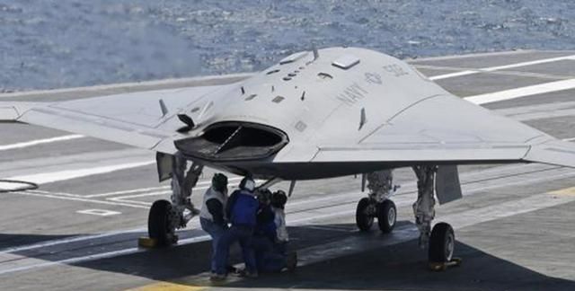 美国研制的全球最大隐身无人攻击机X47B介绍