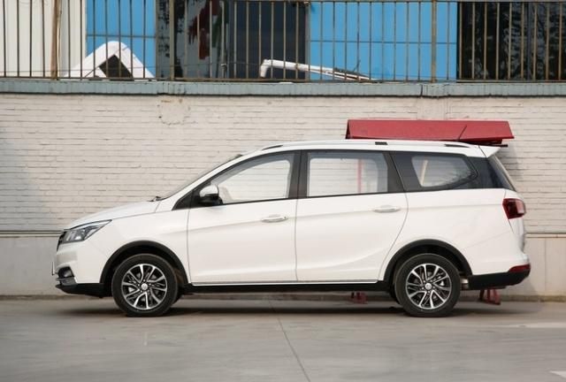 宝骏730新增1.5T CVT车型 满足国六标准