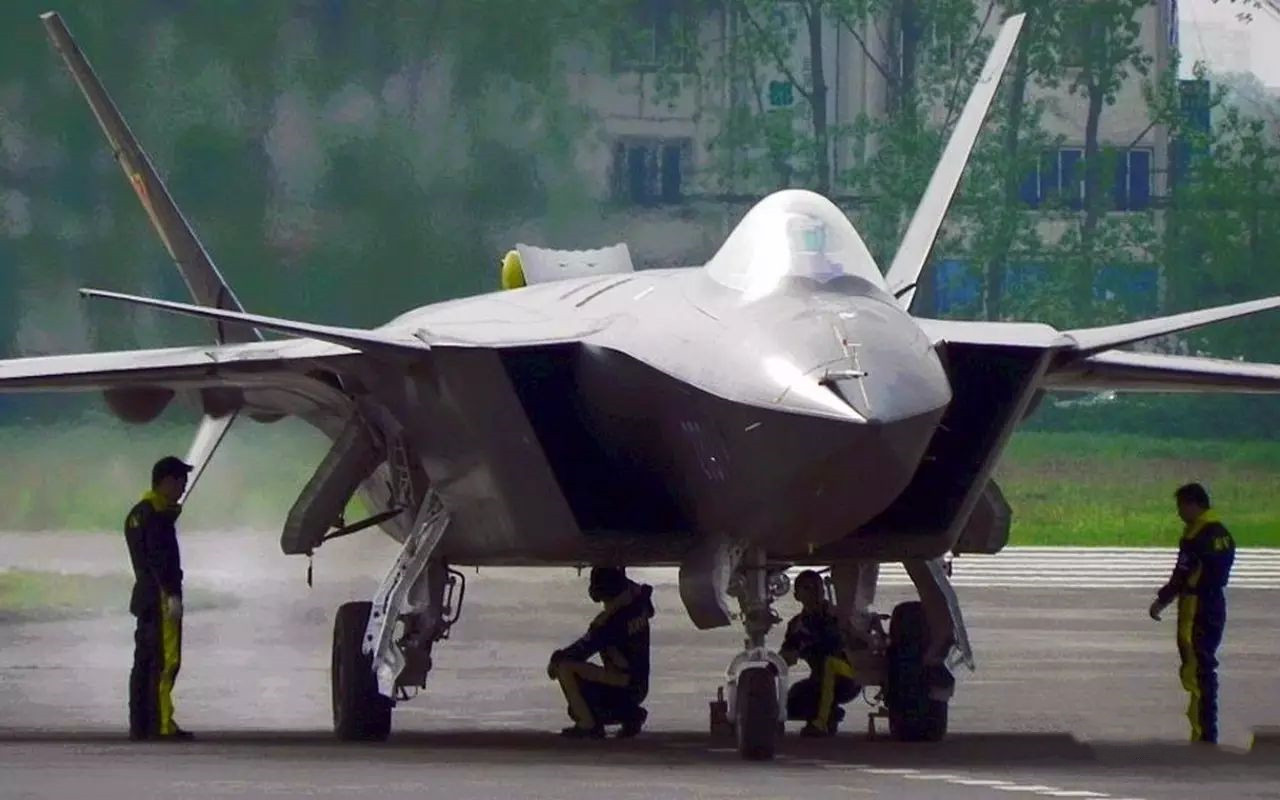 揭开歼-20鸭翼不同于歼-10的秘密|主翼|主机翼|迎角_新浪新闻