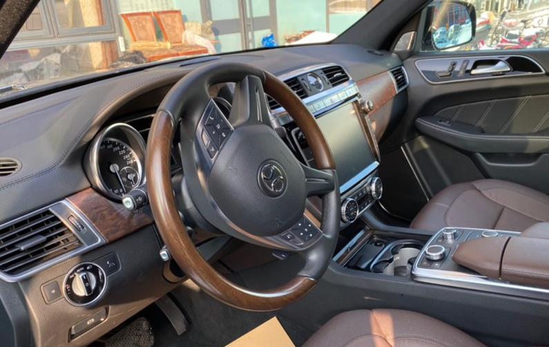 提车北汽BJ90，轮毂带有AMG标志，必须奔驰4S保养